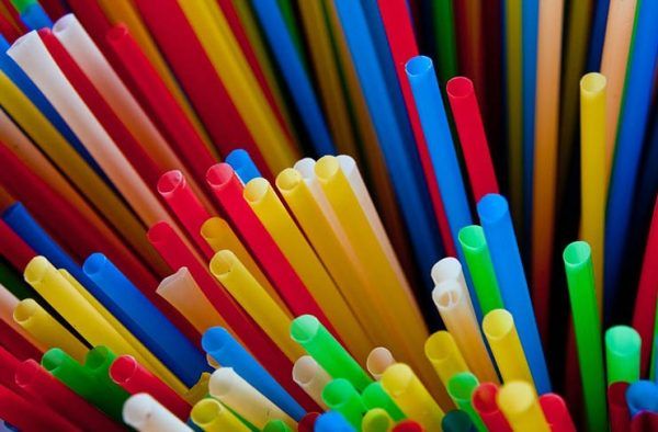 Viral: ¿Cuántos agujeros tiene una pajita?