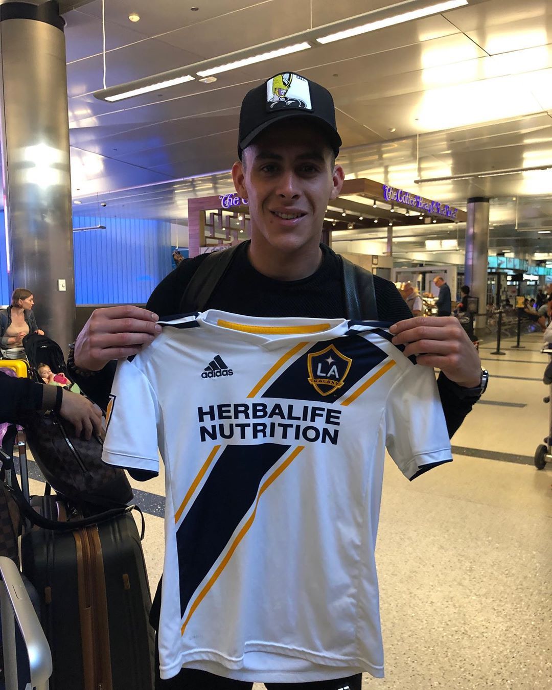 Pavón llegó a Estados Unidos y se despidió de Boca con una publicación ...