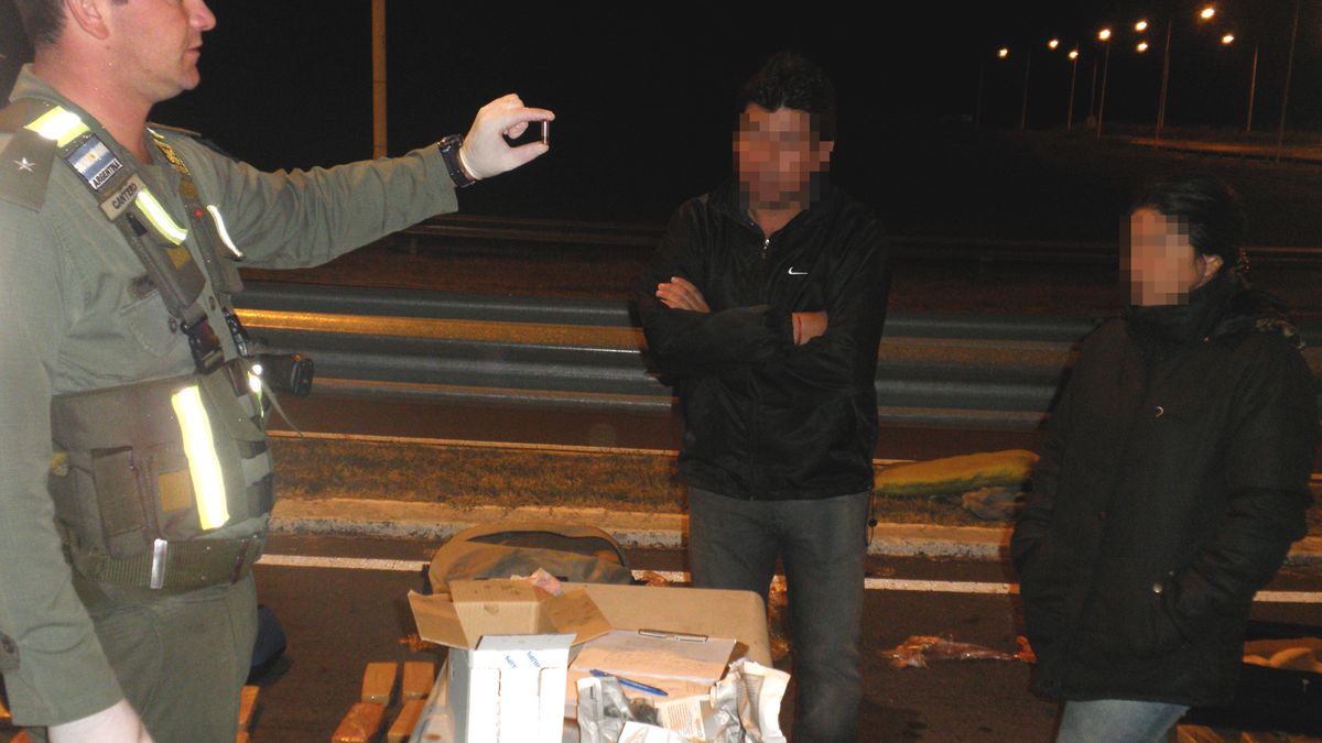 Gendarmería detuvo a tres pasajeros que transportaban más de 50 kg de marihuana en Entre Rios