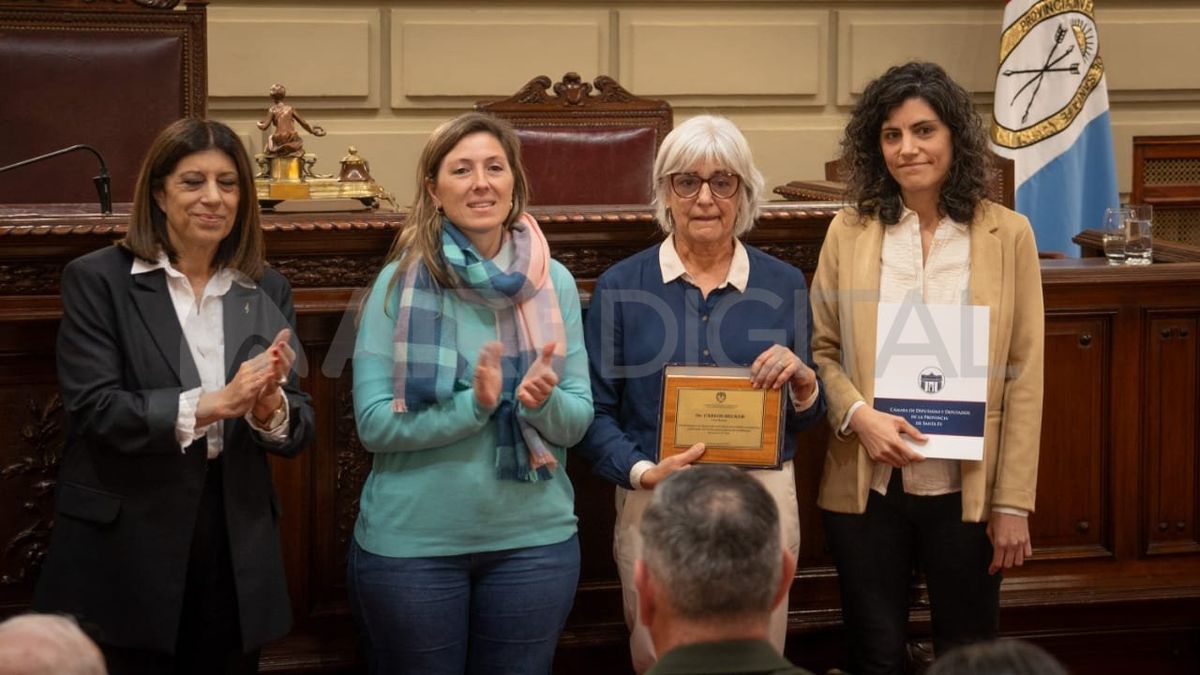 Reconocen al cardiólogo Carlos Becker en Diputados: diploma de honor ...