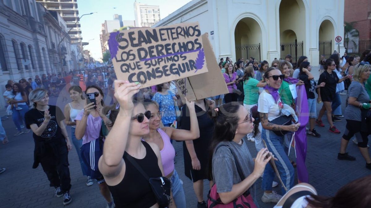 En fotos: así fue la marcha del 8M en la ciudad de Santa Fe