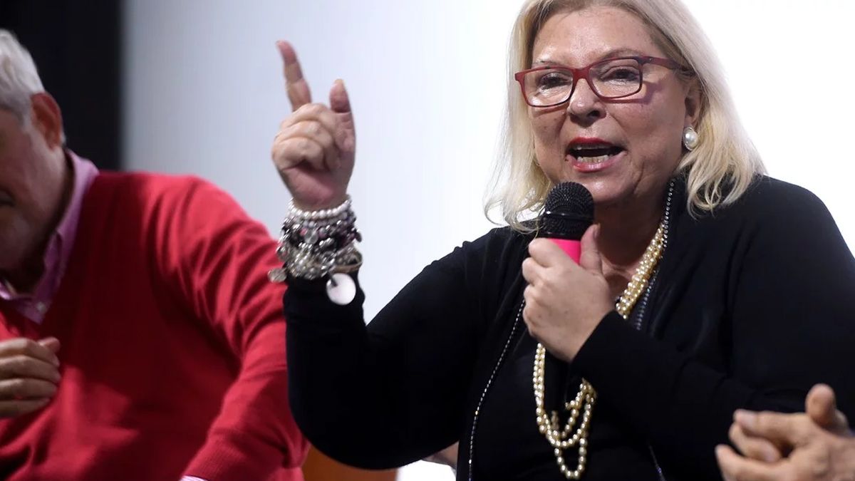 ¿De qué se escandalizan?: qué dijo Elisa Carrió sobre el vacunatorio VIP