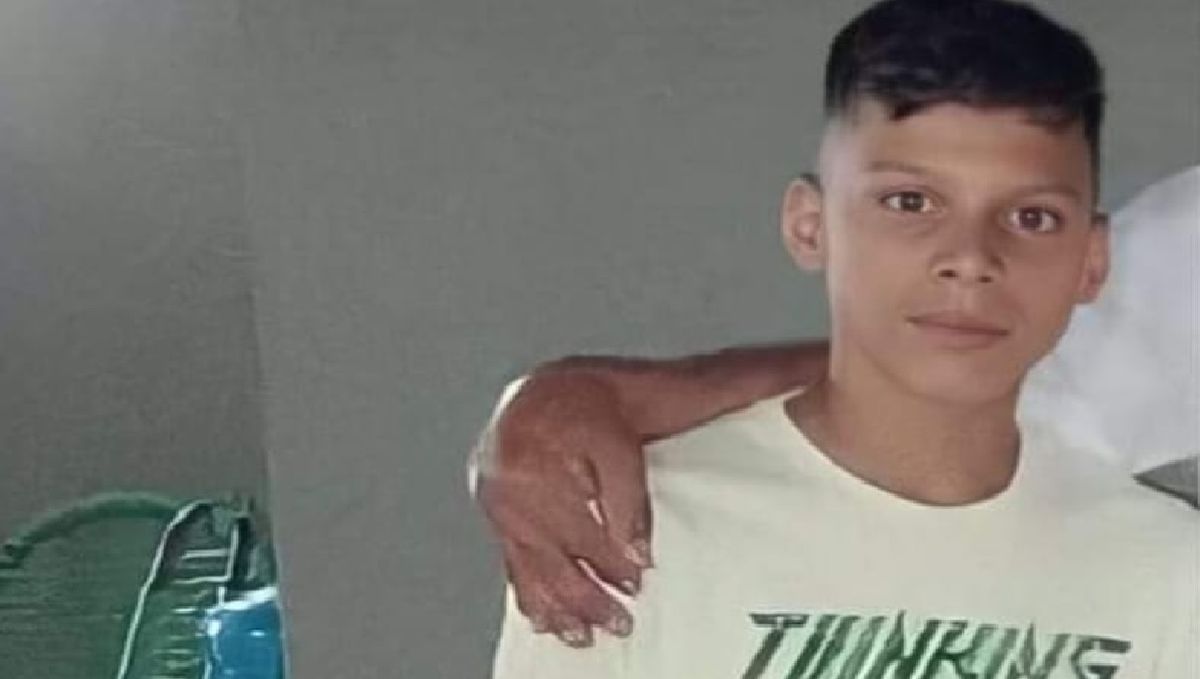 Buscan desesperadamente a un chico de 13 años: salió a la casa de unos ...