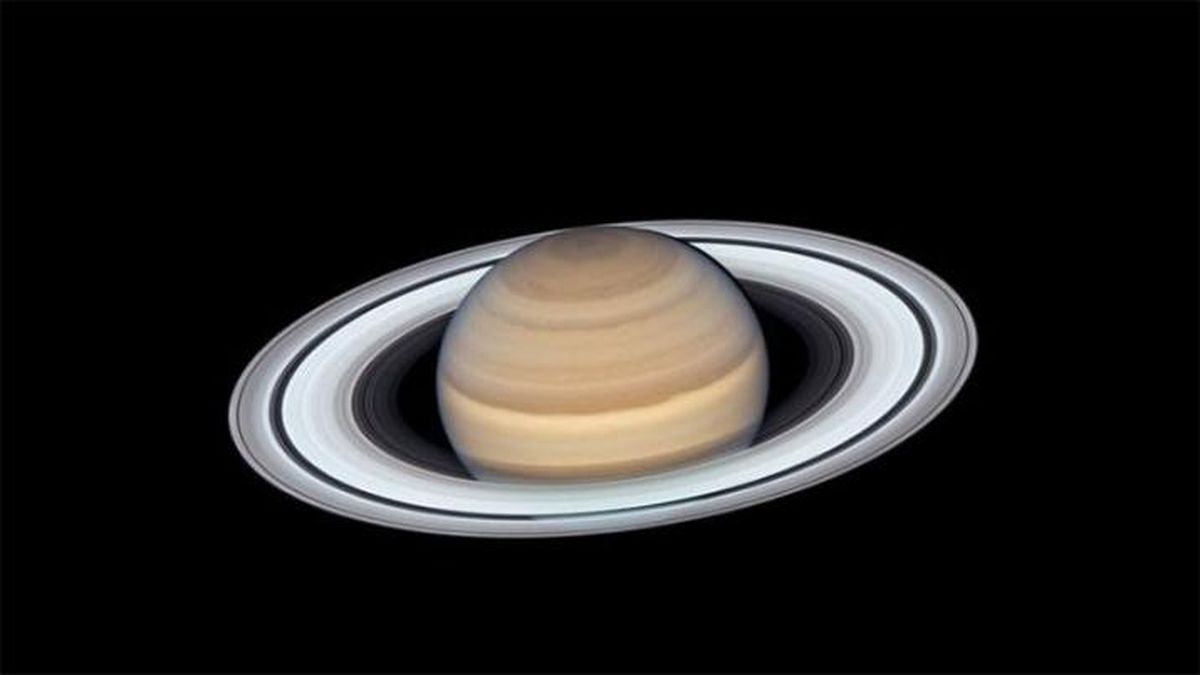 El Hubble fotografió a Saturno como nunca, cuando el planeta se acercó a la Tierra este año
