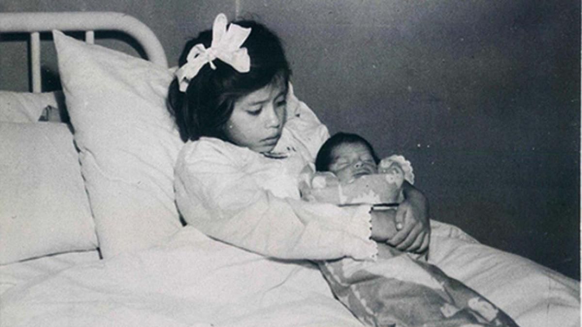 La extraordinaria historia de Lina, la nena que fue mamá a los 5 años