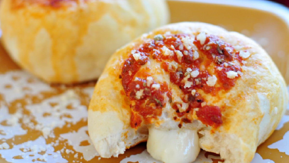 Cómo hacer tiernos bollitos de pizza