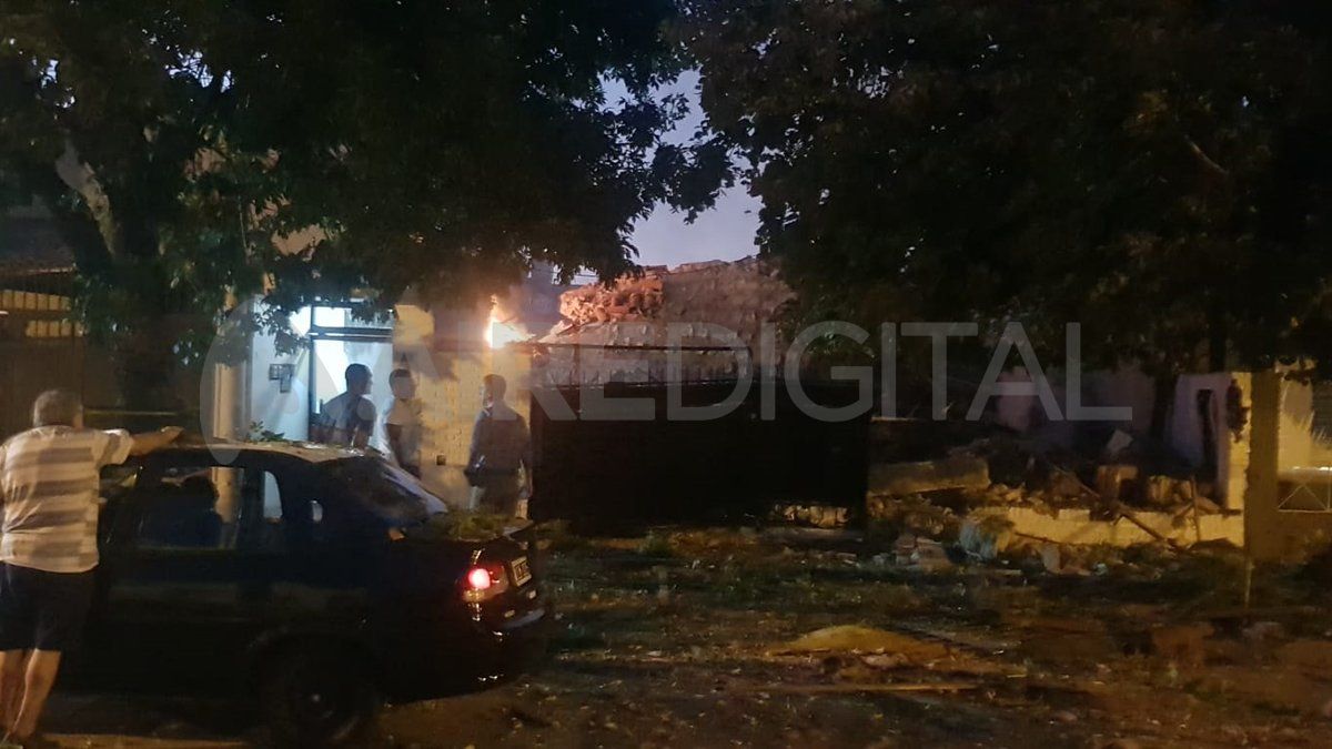 Impactante explosión e incendio en 1° de Mayo al 3600: dos heridos