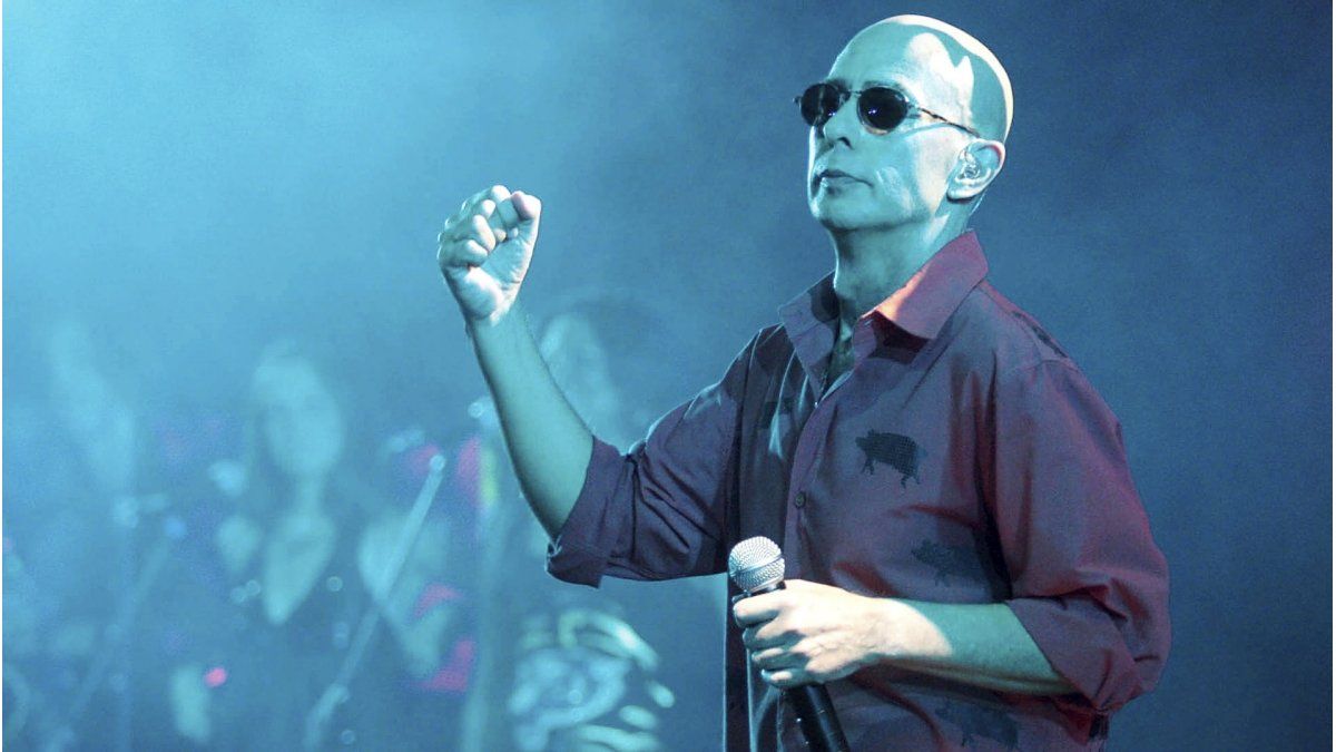 El Indio Solari presentó la letra de su nueva canción