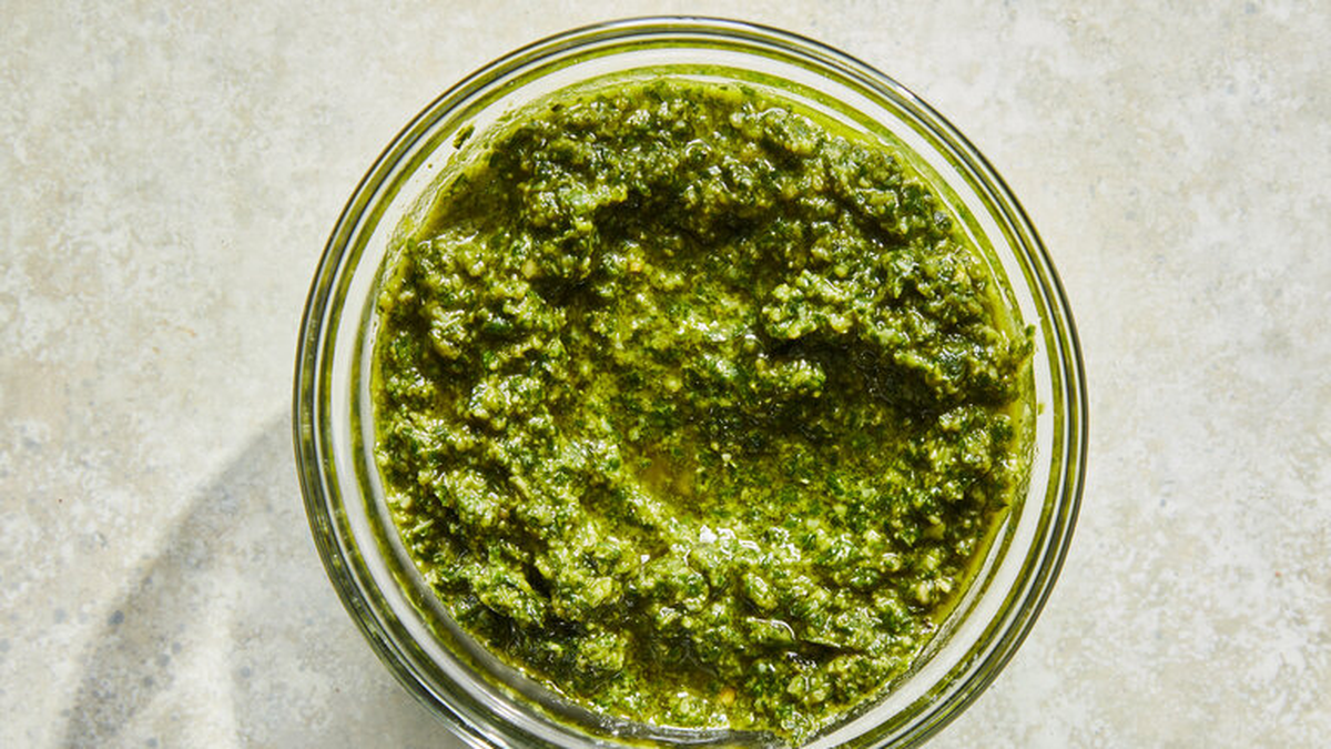 Cómo hacer pesto: la receta original de este clásico italiano