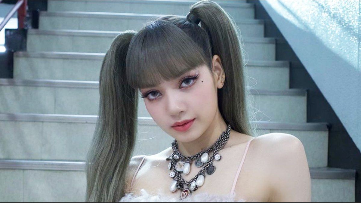 MONEY de Lisa de BLACKPINK supera los 500 millones de reproducciones en YouTube
