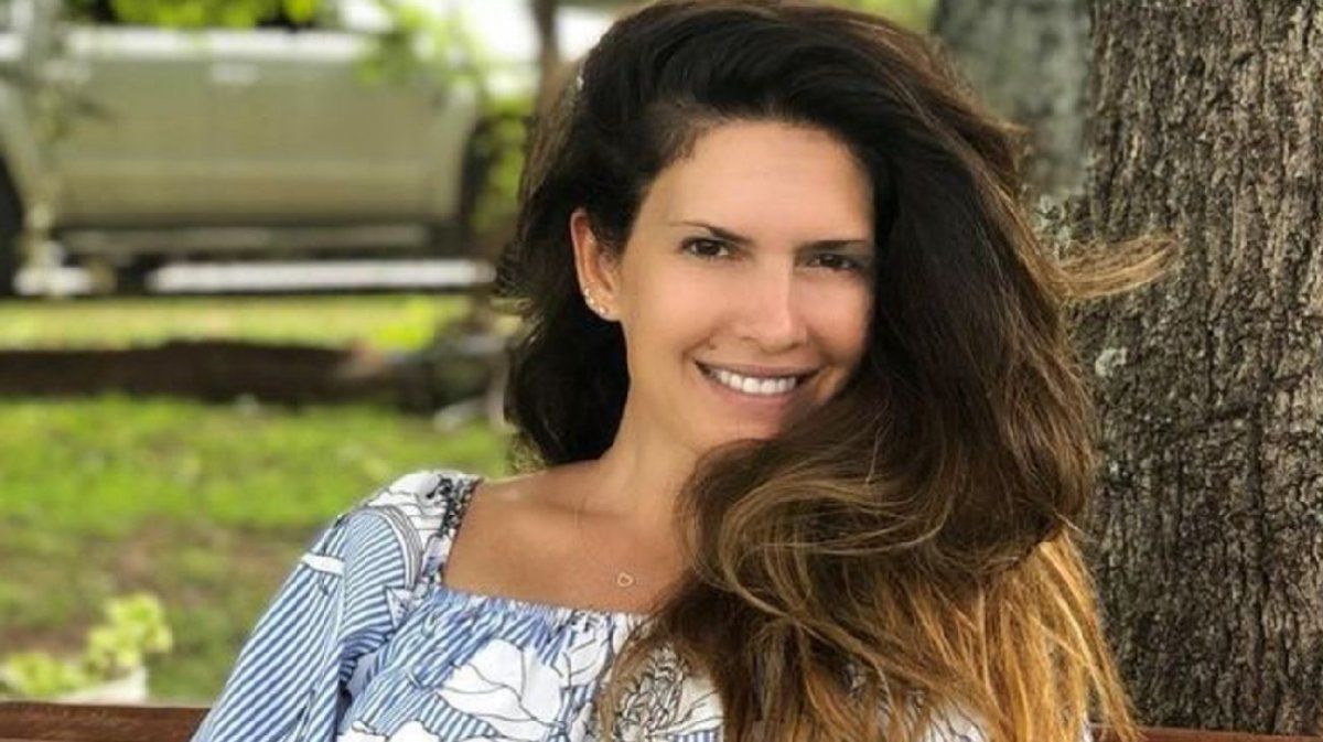 Isabel Macedo posó en traje de baño y enseñó su pancita de embarazada