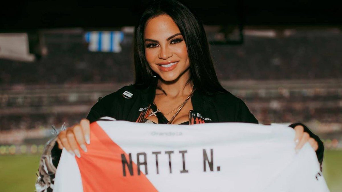 Sorpresa en el Monumental: Natti Natasha fue a despedir a Marcelo Gallardo