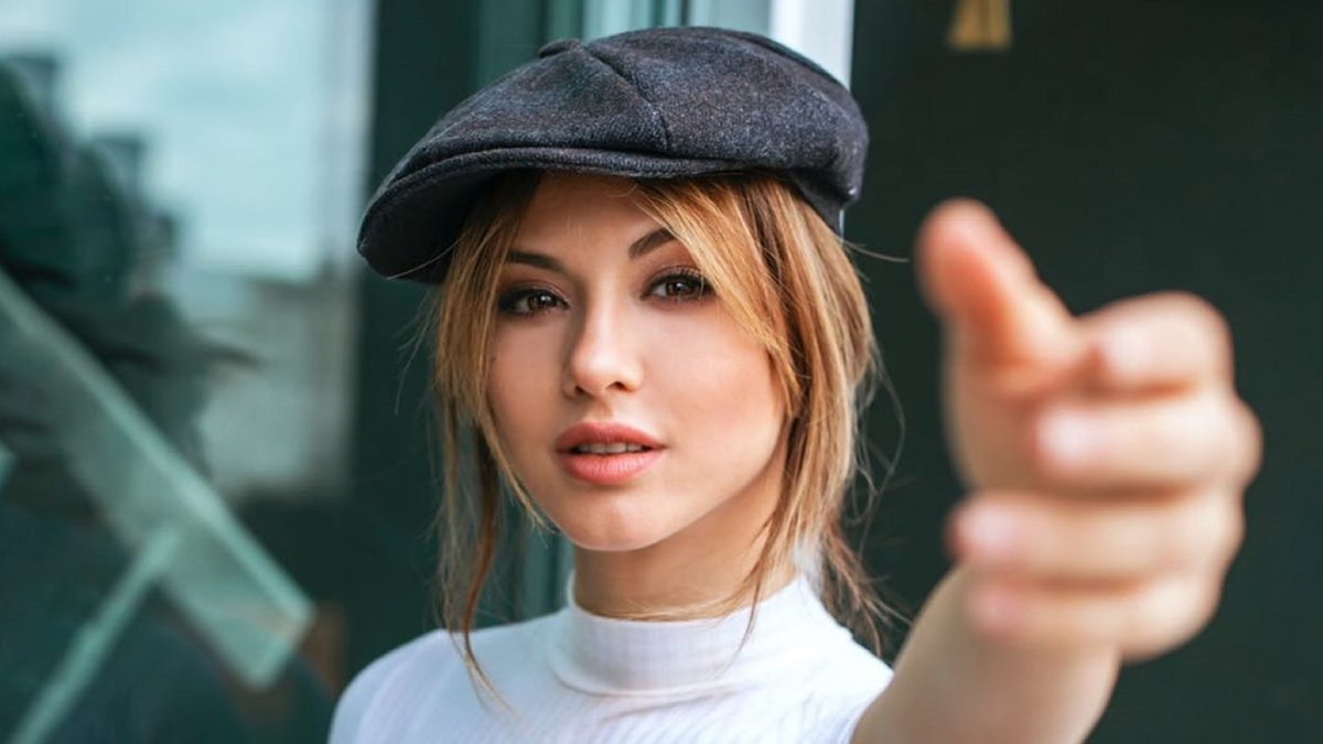 El terrible golpe de Flor Vigna contra el ventanal