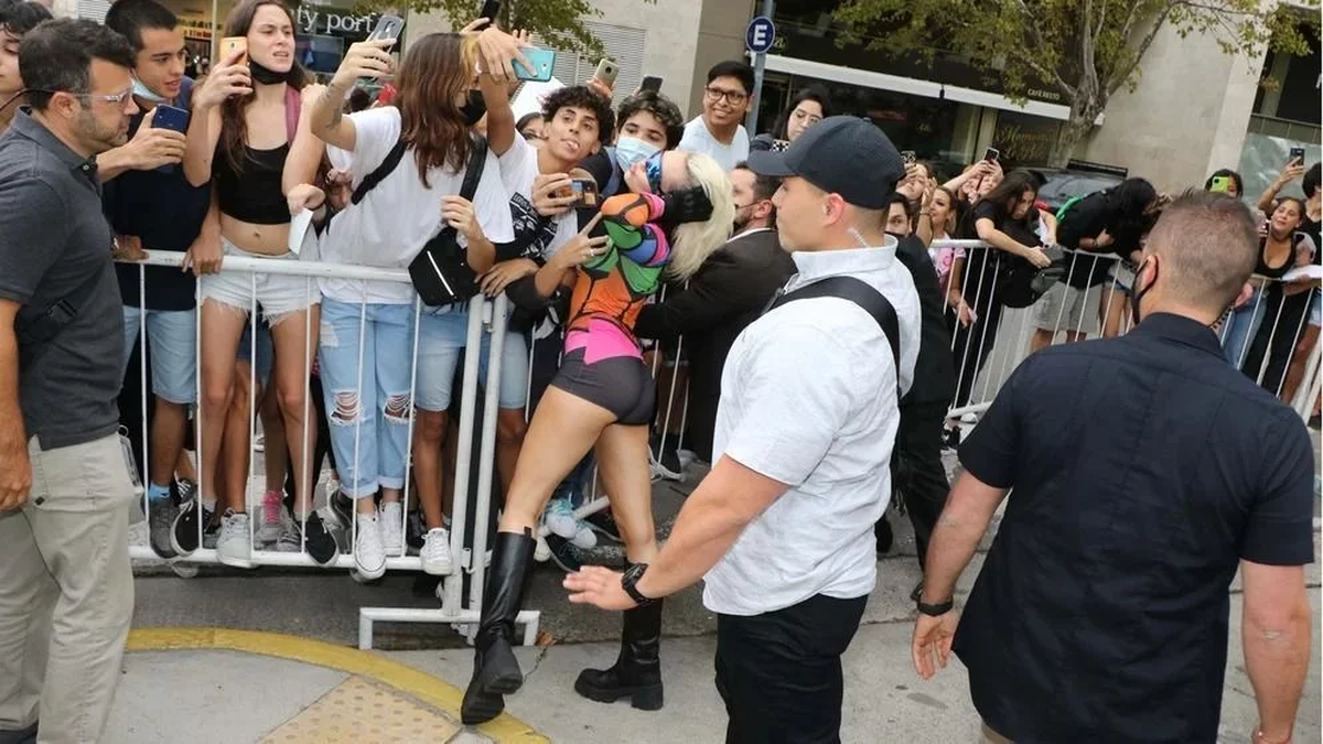 Miley Cyrus llegó a la Argentina para el Lollapalooza 2022 y los fans ...