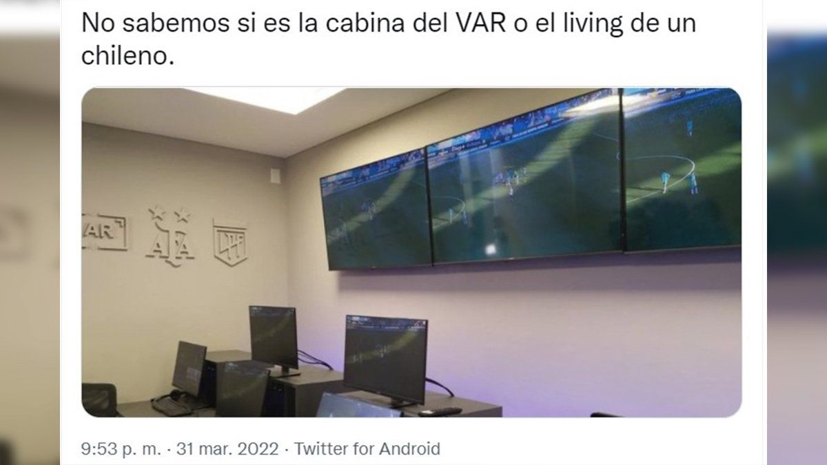 El VAR hizo su debut en el partido Colón-Aldosivi y los memes inundaron ...