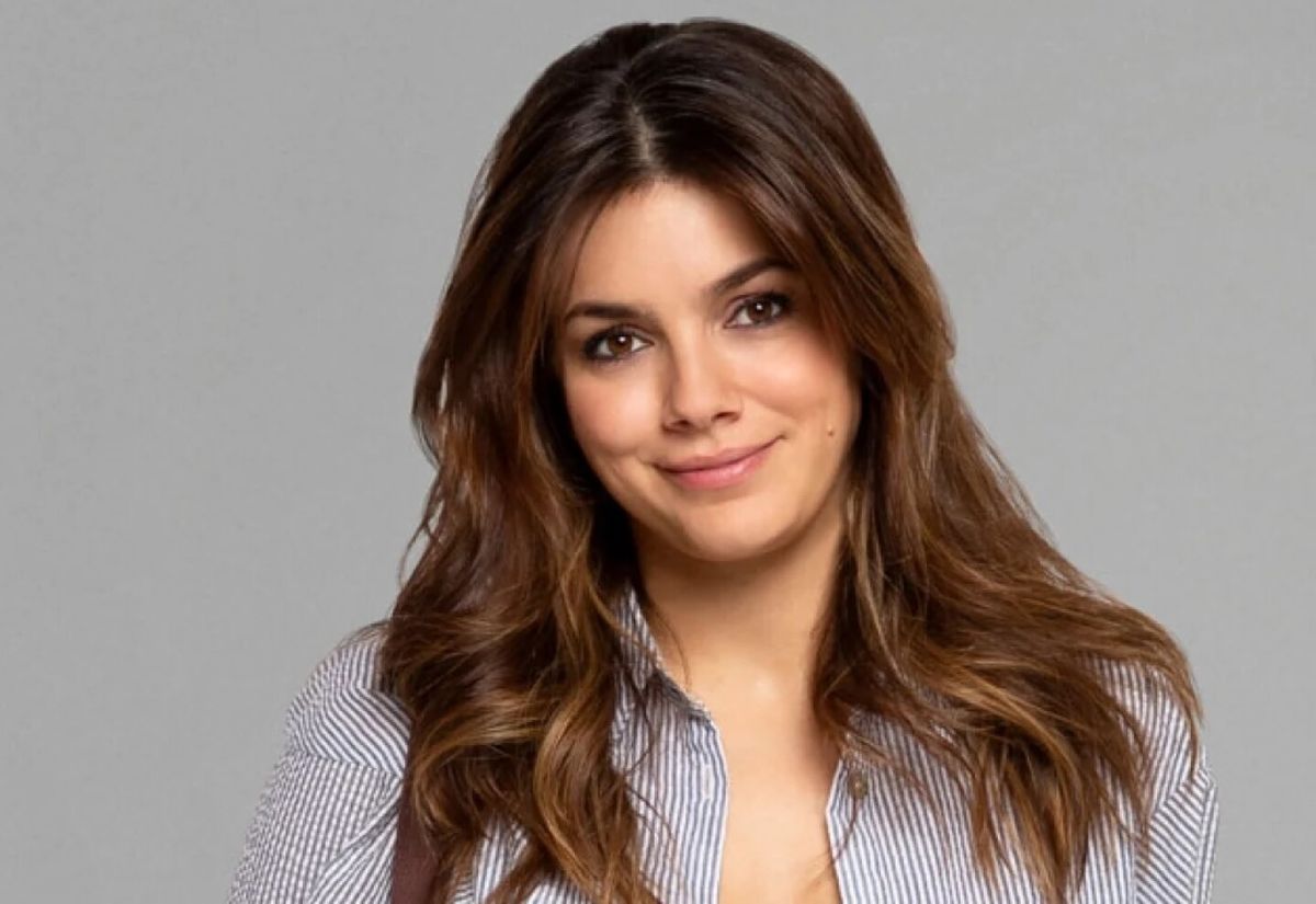 El cautivante look de Natalie Pérez en un estreno teatral que generó ...