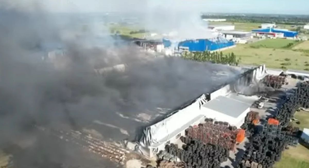 La explosión en Ezeiza, los riesgos que dejó el incendio y las ...