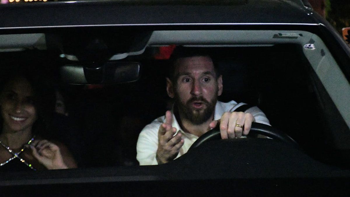 Una multitud recibió a Messi en el cumpleaños de 15 de su sobrina en ...