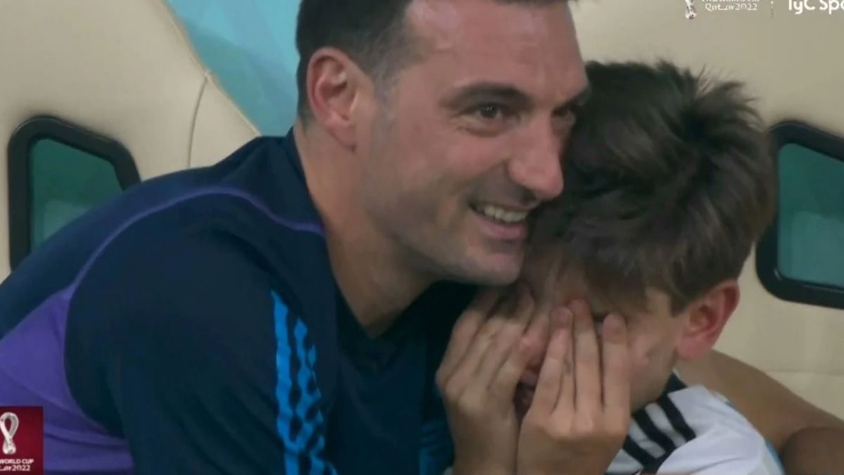 El momento único de Lionel Scaloni y su hijo Ián: se abrazaron y rompieron en llanto tras la ...
