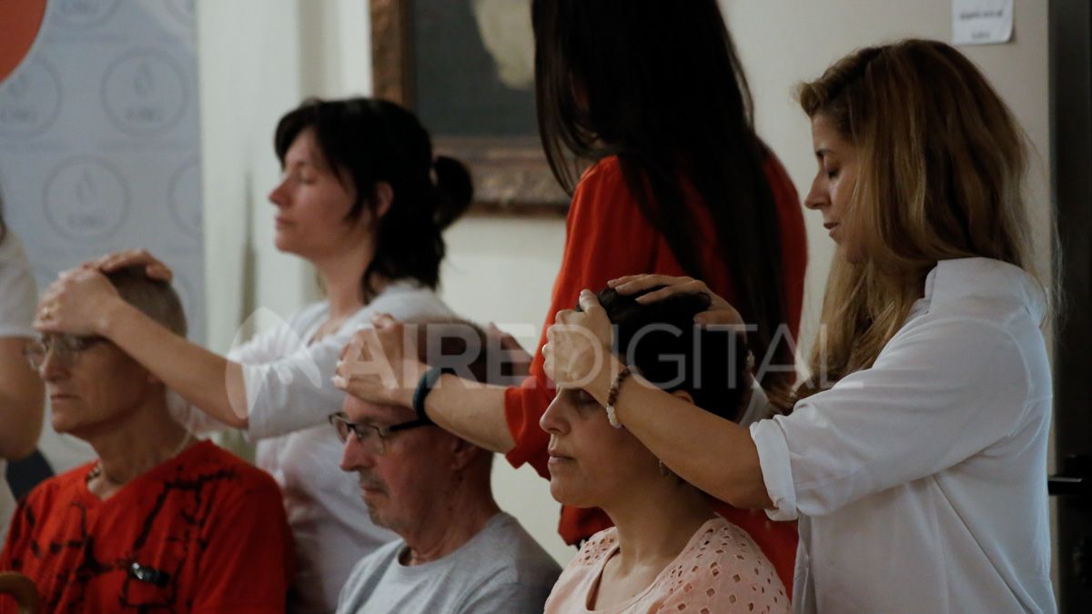 En Santa Fe, pacientes con cáncer buscan al reiki como terapia ...
