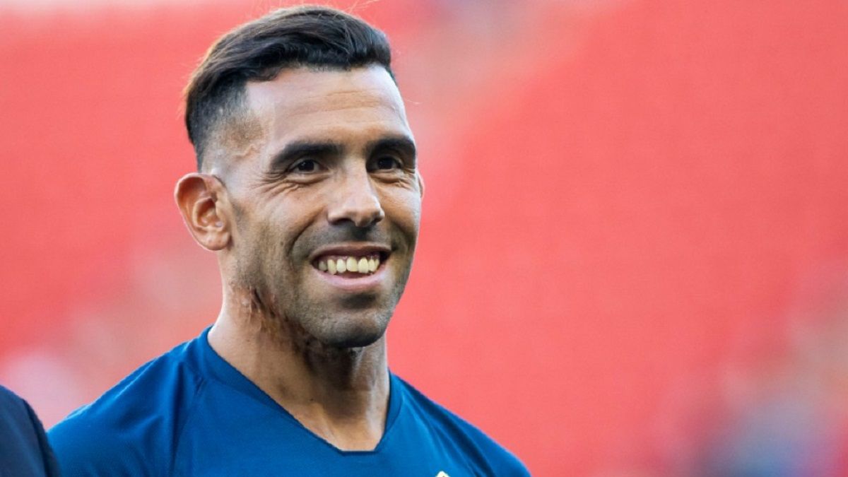 Carlos Tévez y su gran gesto de humildad que se volvió viral