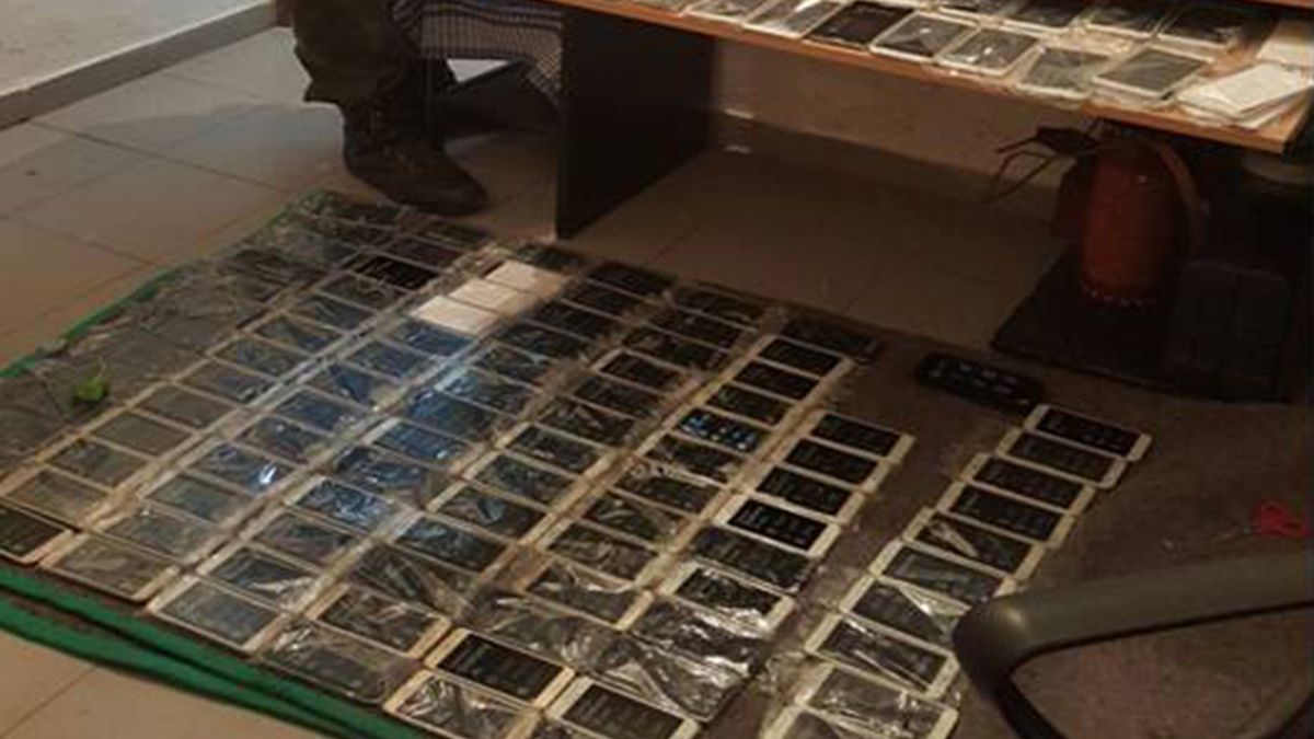 Gendarmería Secuestró 1 500 000 En Celulares De Alta Gama
