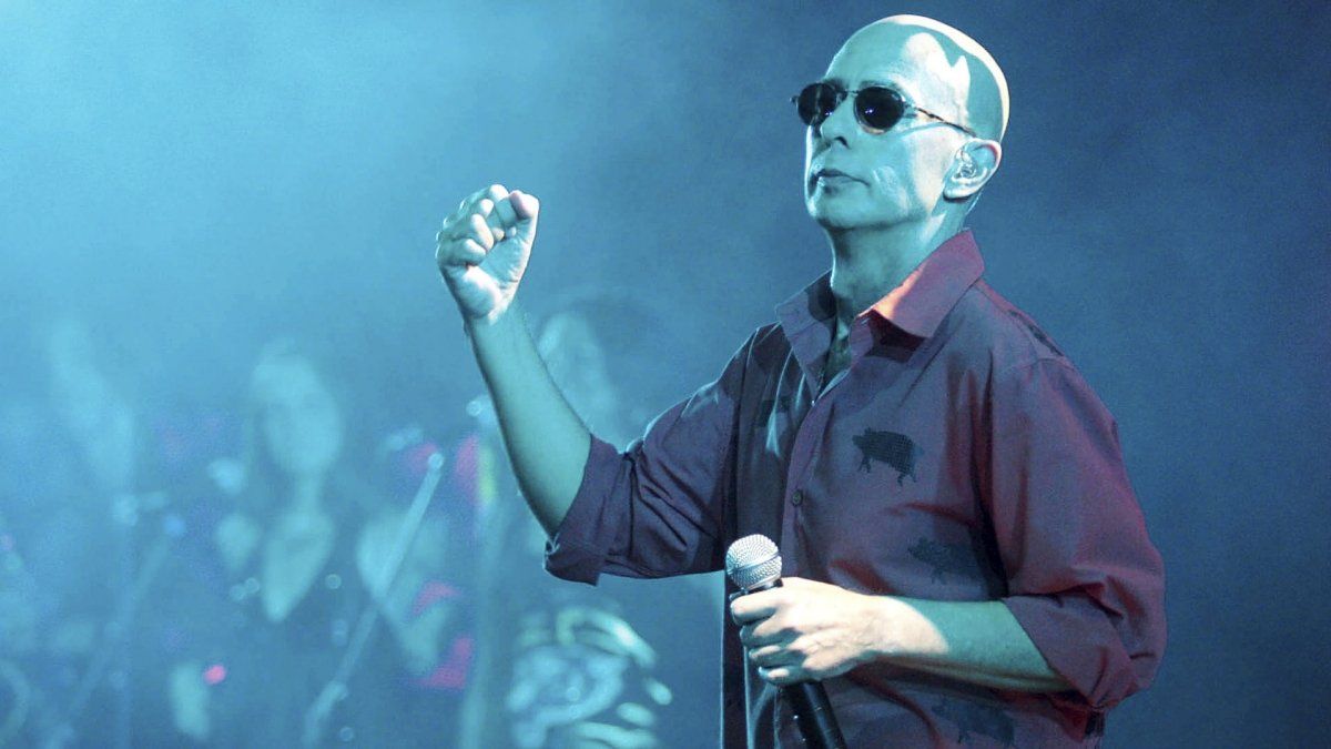 El Indio Solari presentó la letra de su nueva canción