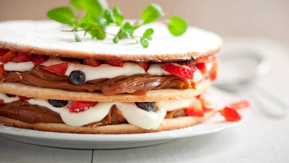Cómo hacer sablée de almendras y frutos rojos con la receta de Maru Botana