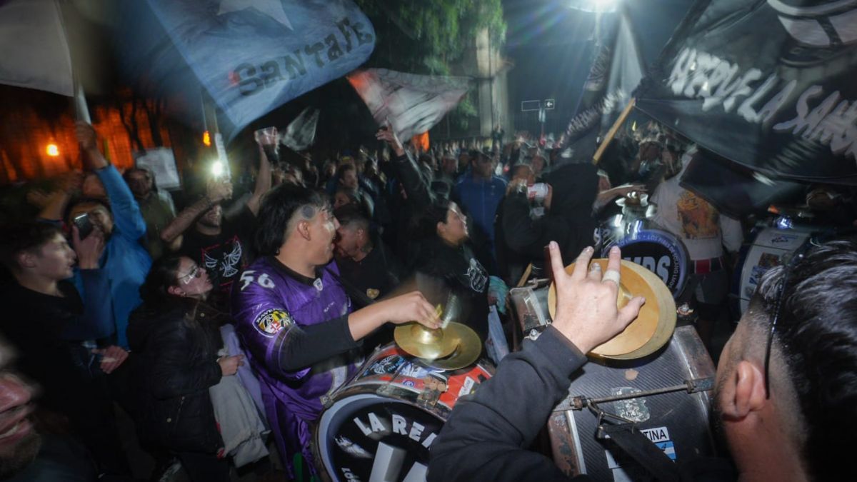 Santa Fe se tiñó de rock: la previa de La Renga en las inmediaciones ...