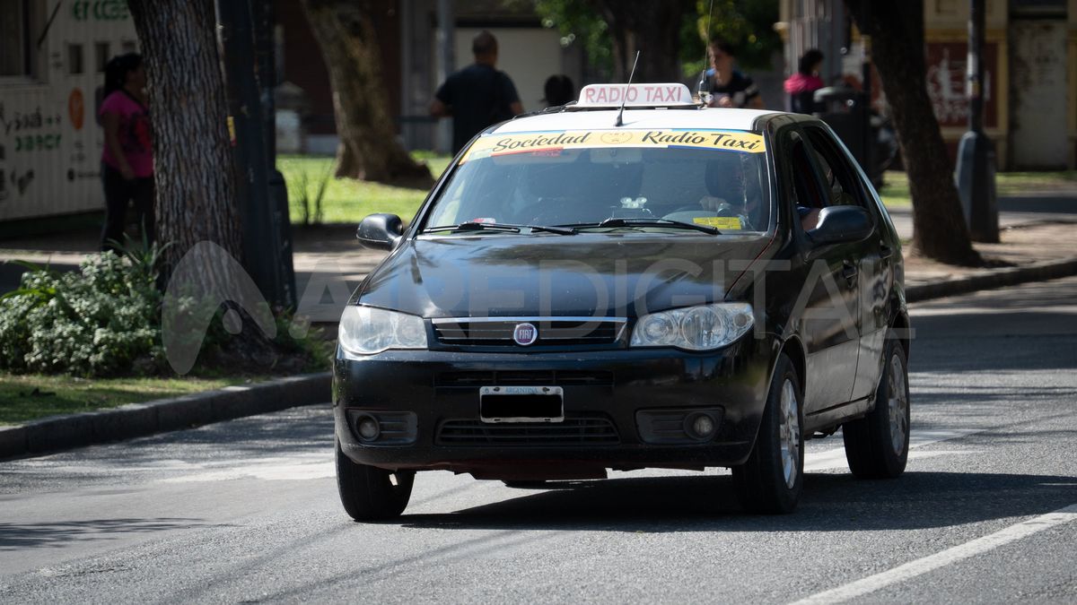 Seguridad en taxis y remises: puntos fijos de control y de pasajeros