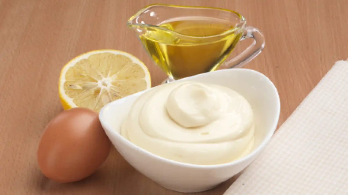 Cómo hacer mayonesa clásica con huevo duro: la receta más sencilla y ...