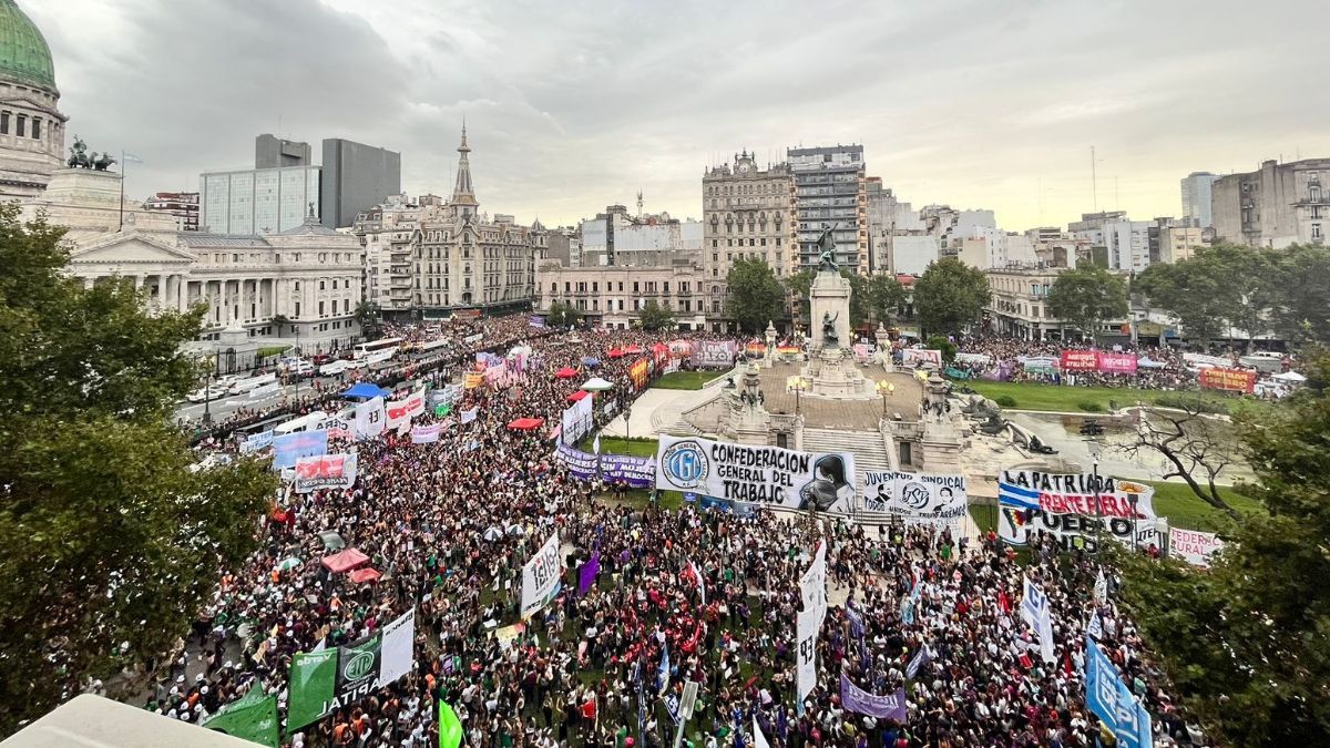 8M: multitudinaria marcha por el día de la mujer en Buenos Aires