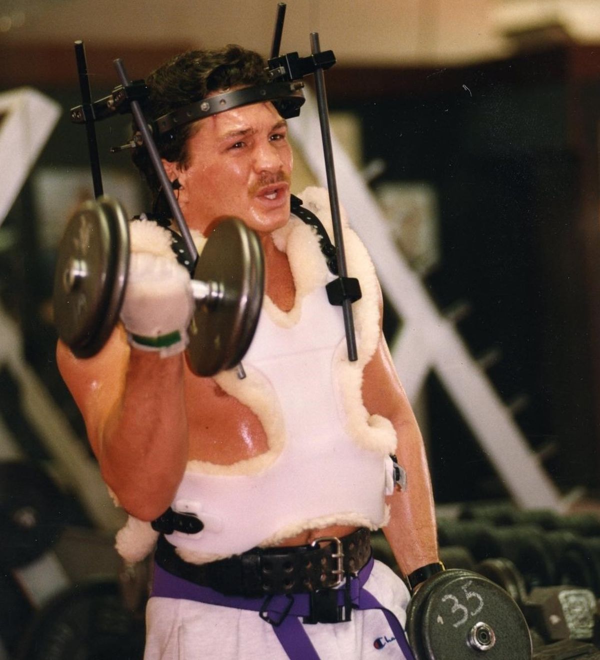 Vinny Paz, el boxeador que pasó de casi quedar paralítico a volver a ...