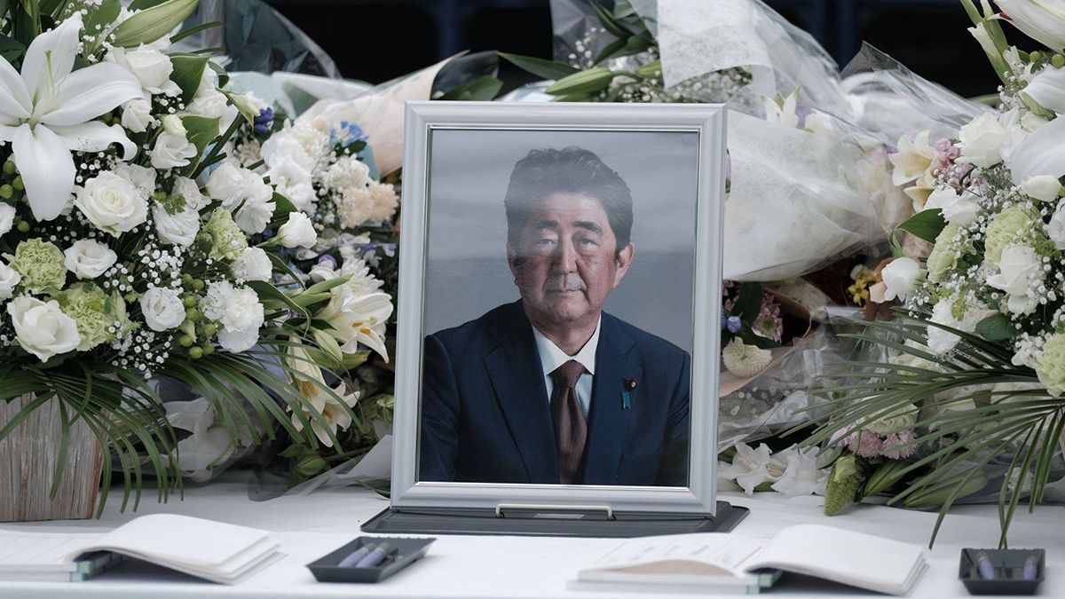 Shinzo Abe fue despedido en un funeral íntimo que congresgó a miles en ...