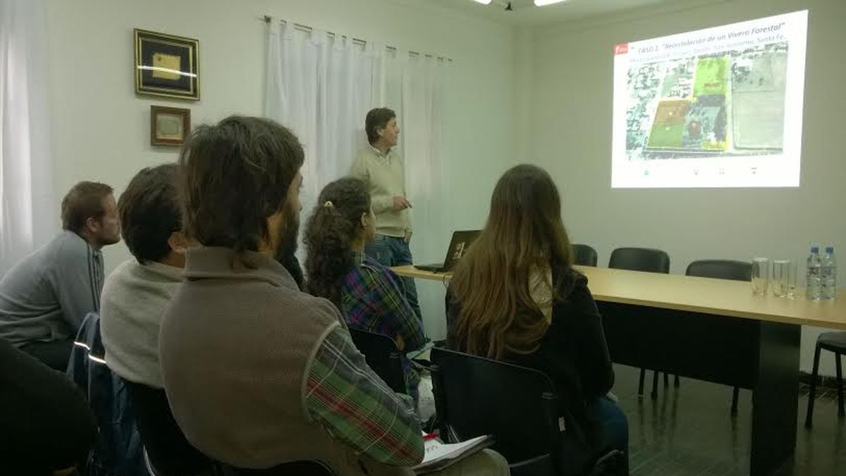 Capacitan a municipios y comunas en viverización y forestación