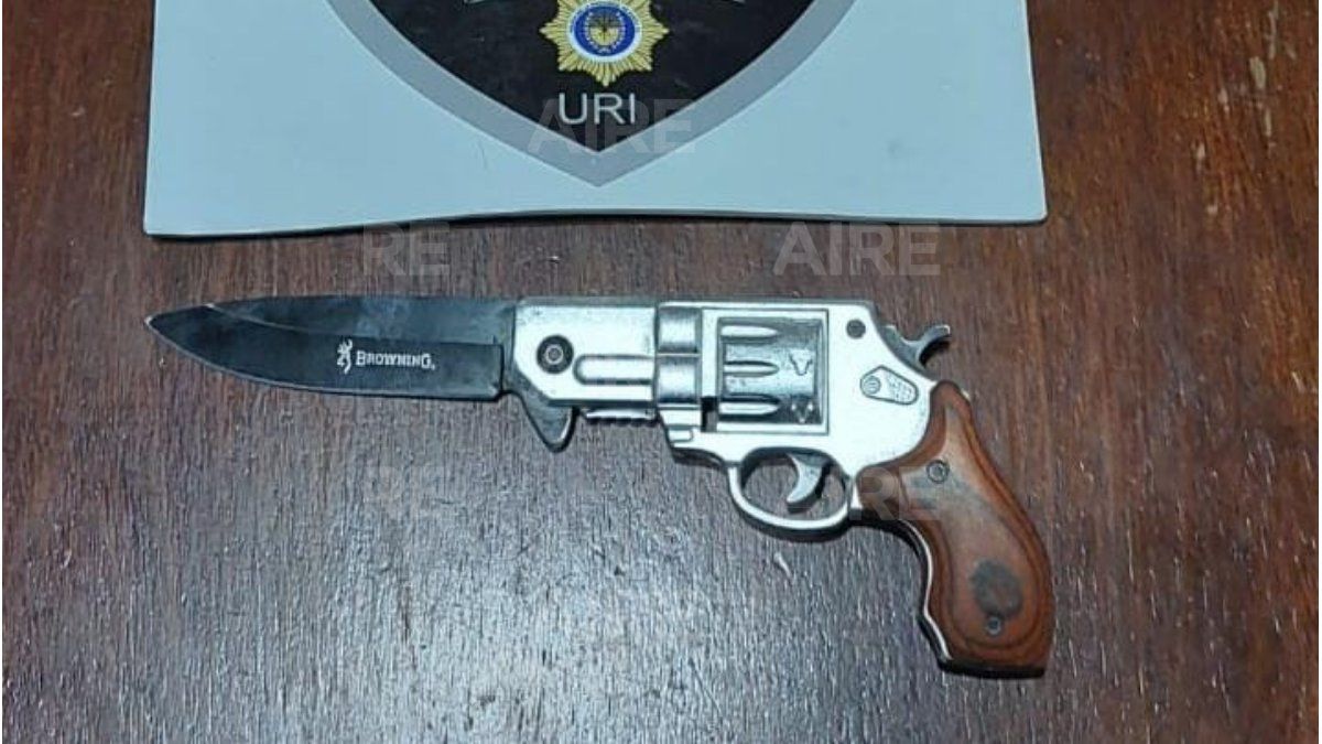 Mitad revólver y mitad cuchillo: la policía detuvo a un ladrón con una ...