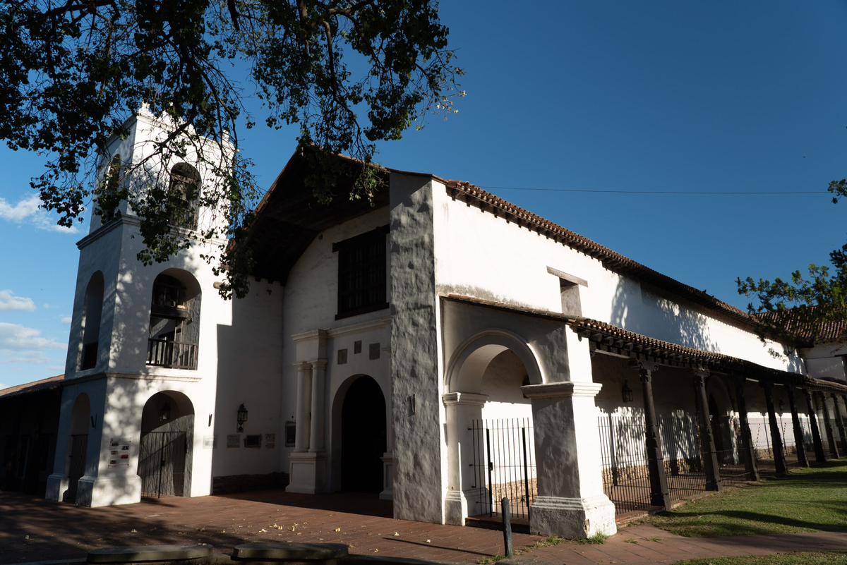La escalofriante historia detrás del Convento de San Francisco en Santa ...