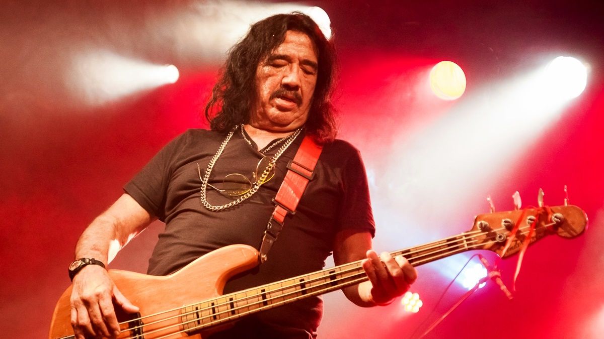 Preocupación por el estado de salud del músico Alejandro Medina de Manal