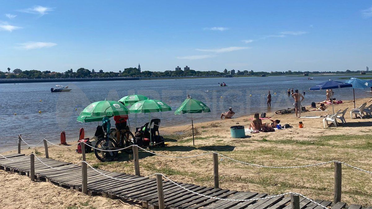 Así funcionan las playas de Santa Fe este verano