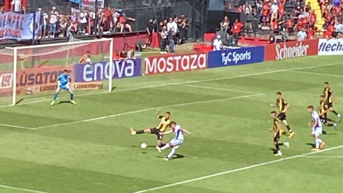 Colón empató con Deportivo Madryn y terminó en el sexto puesto de la tabla