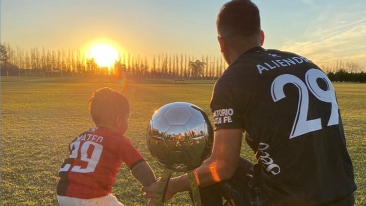 Un ex jugador de COLÓN que se casó durante el mercado de pases y cambió ...