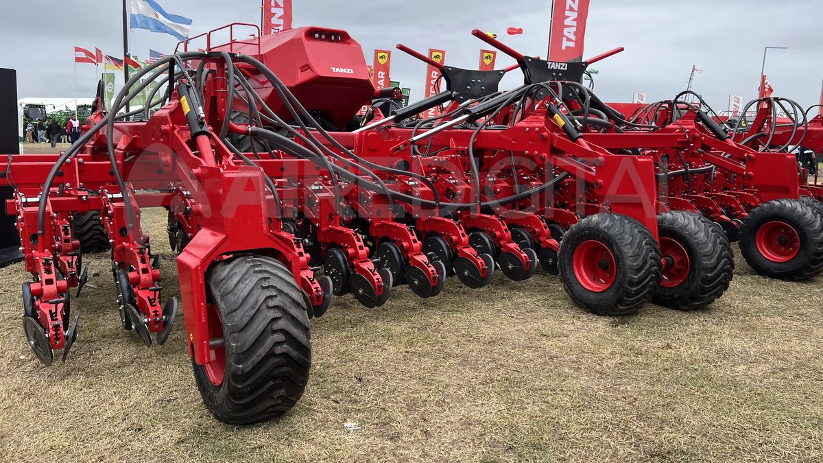 Más de 50 años sembrando innovación: Tanzi y su stand en la Expoagro 2025