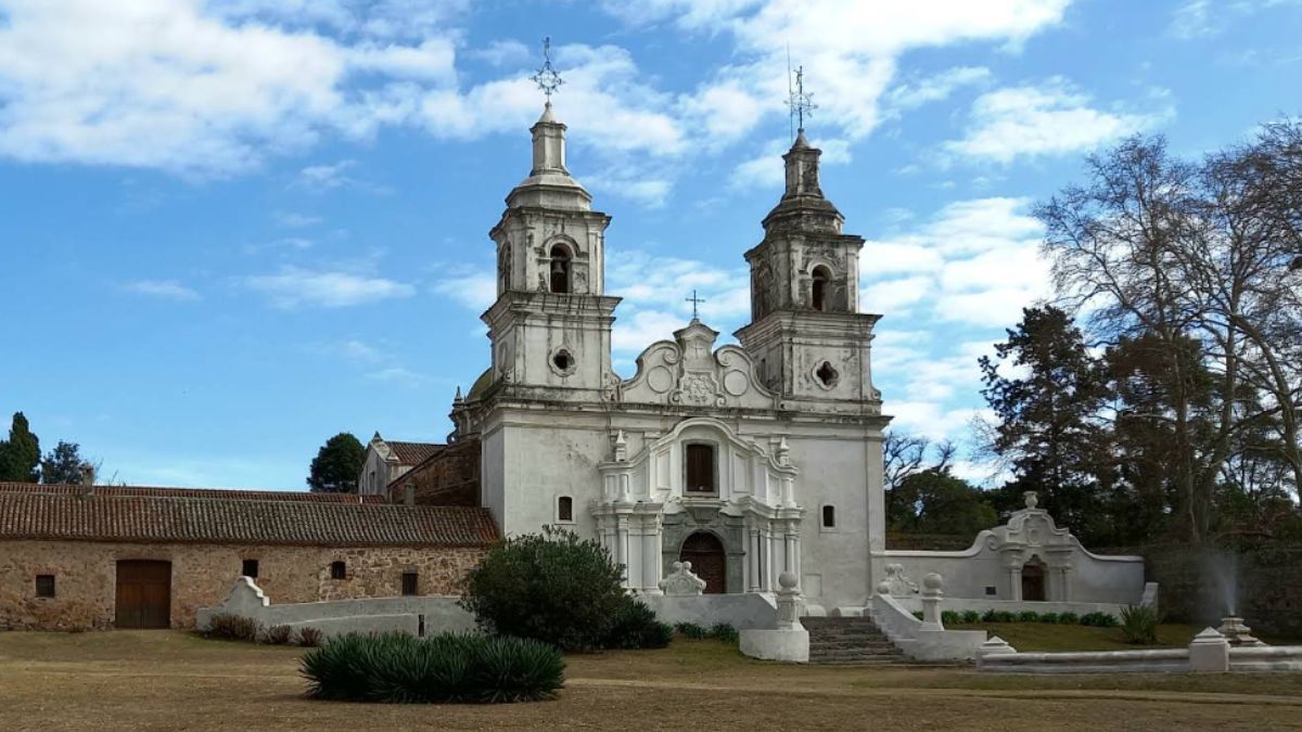 Descubrí un tesoro histórico con paisajes únicos a solo 45 minutos de ...