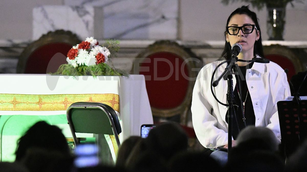 El mensaje de Leda, la mujer que atrae multitudes en Rosario: Cuando no den más, que le pidan a ...