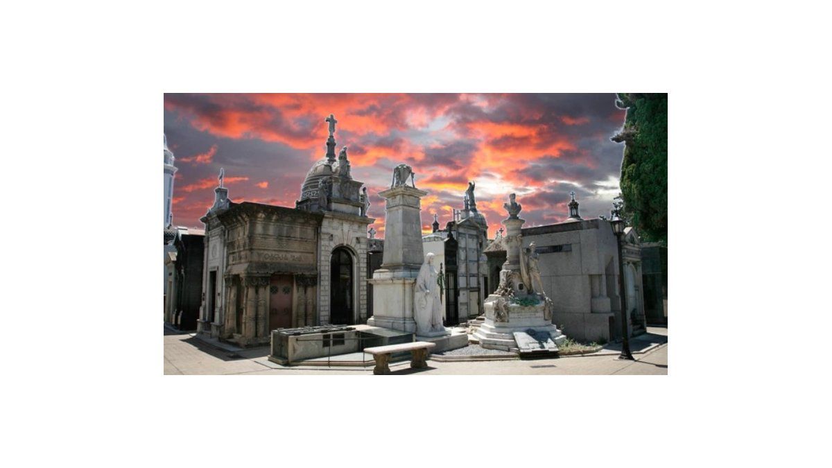 Fantasmas, mitos y leyendas del cementerio de la Recoleta