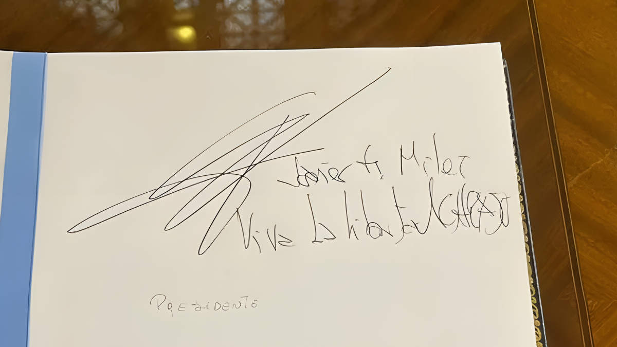 Grafología: qué detalles revela la firma de Javier Milei