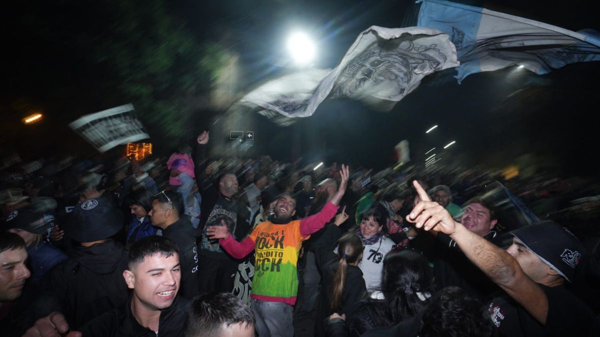 Santa Fe se tiñó de rock: la previa de La Renga en las inmediaciones ...