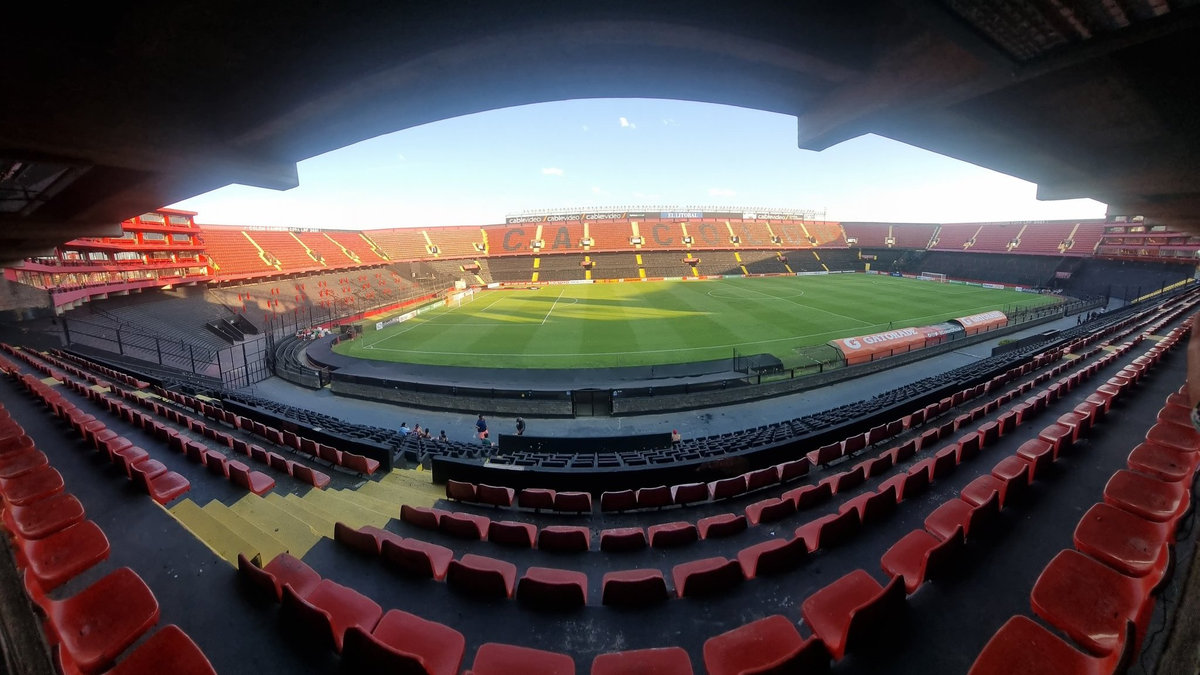 Colón bajó los precios de sus abonos, tras los primeros partidos del ...