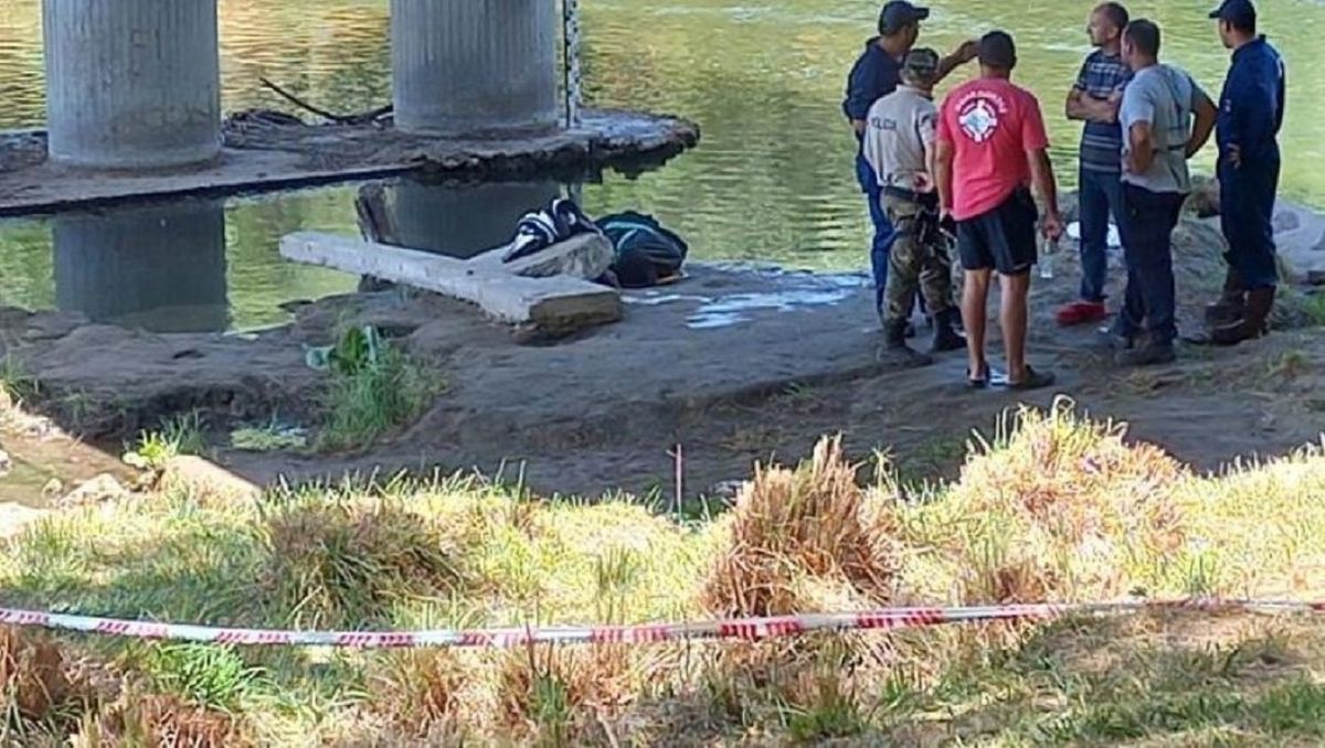 Turista colombiano murió ahogado en el río Quequén tras arrojarse desde ...
