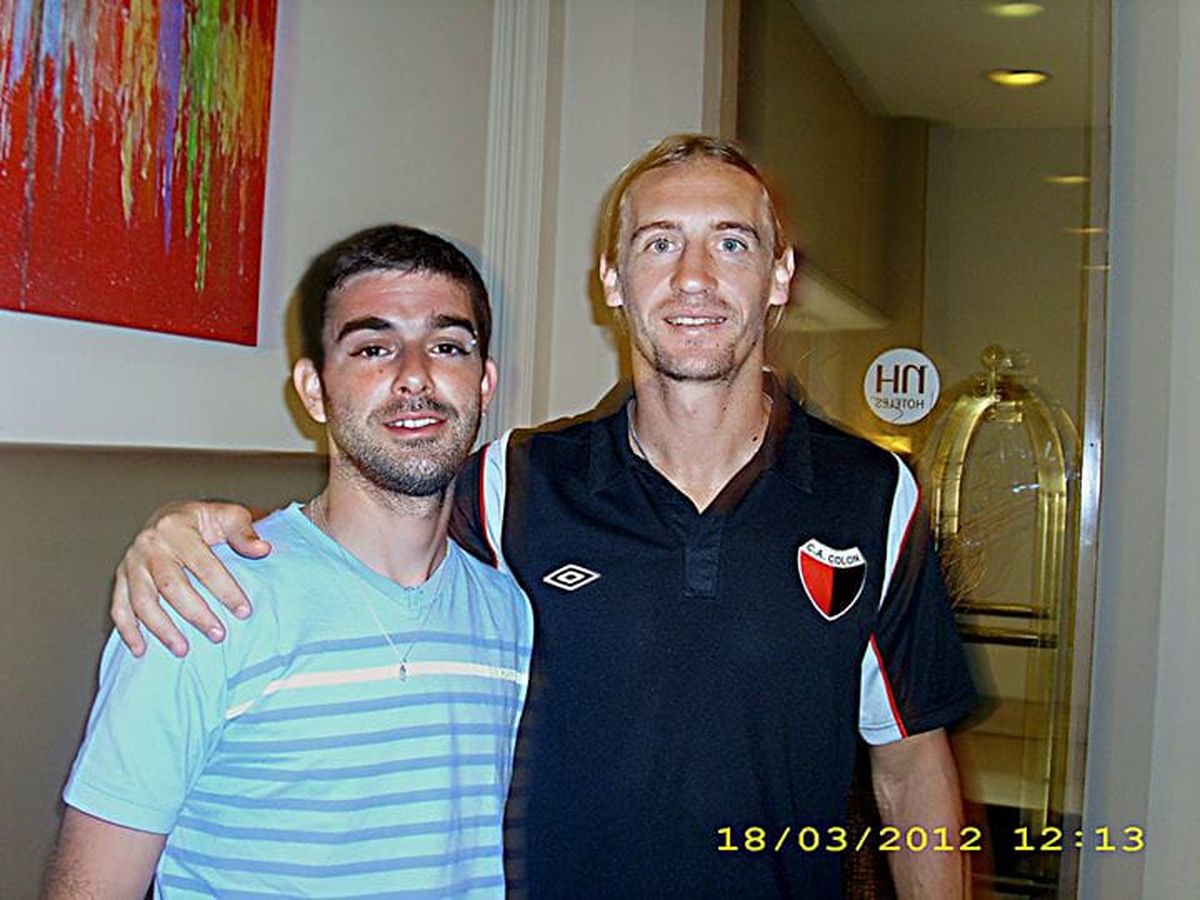 Un hincha de Racing tiene la colección más grande de camisetas de un ex jugador de Colón